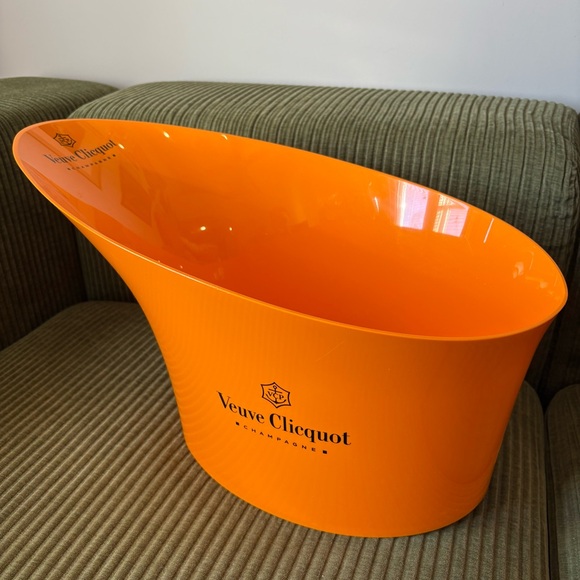 Veuve Clicquot | Party Supplies | Veuve Clicquot Champagne Large Orange ...